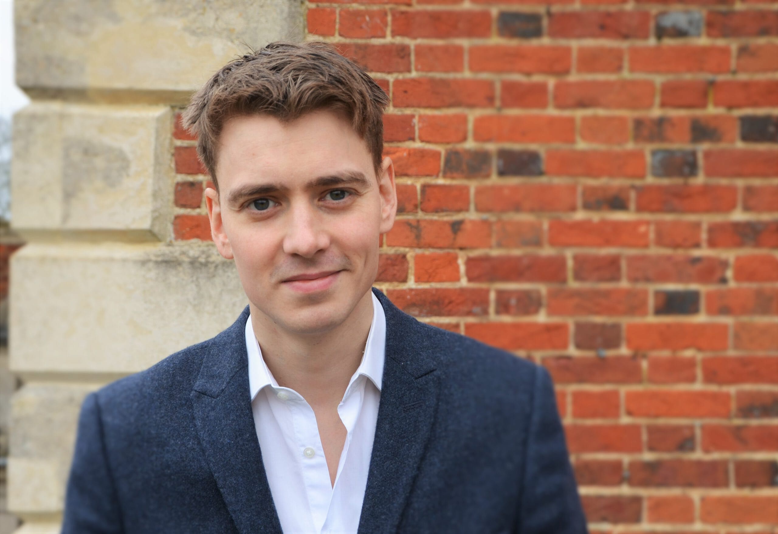 FE News | EUAN BLAIR ENCOURAGES ASIAN APPRENTICES TO ENTER AWARDS