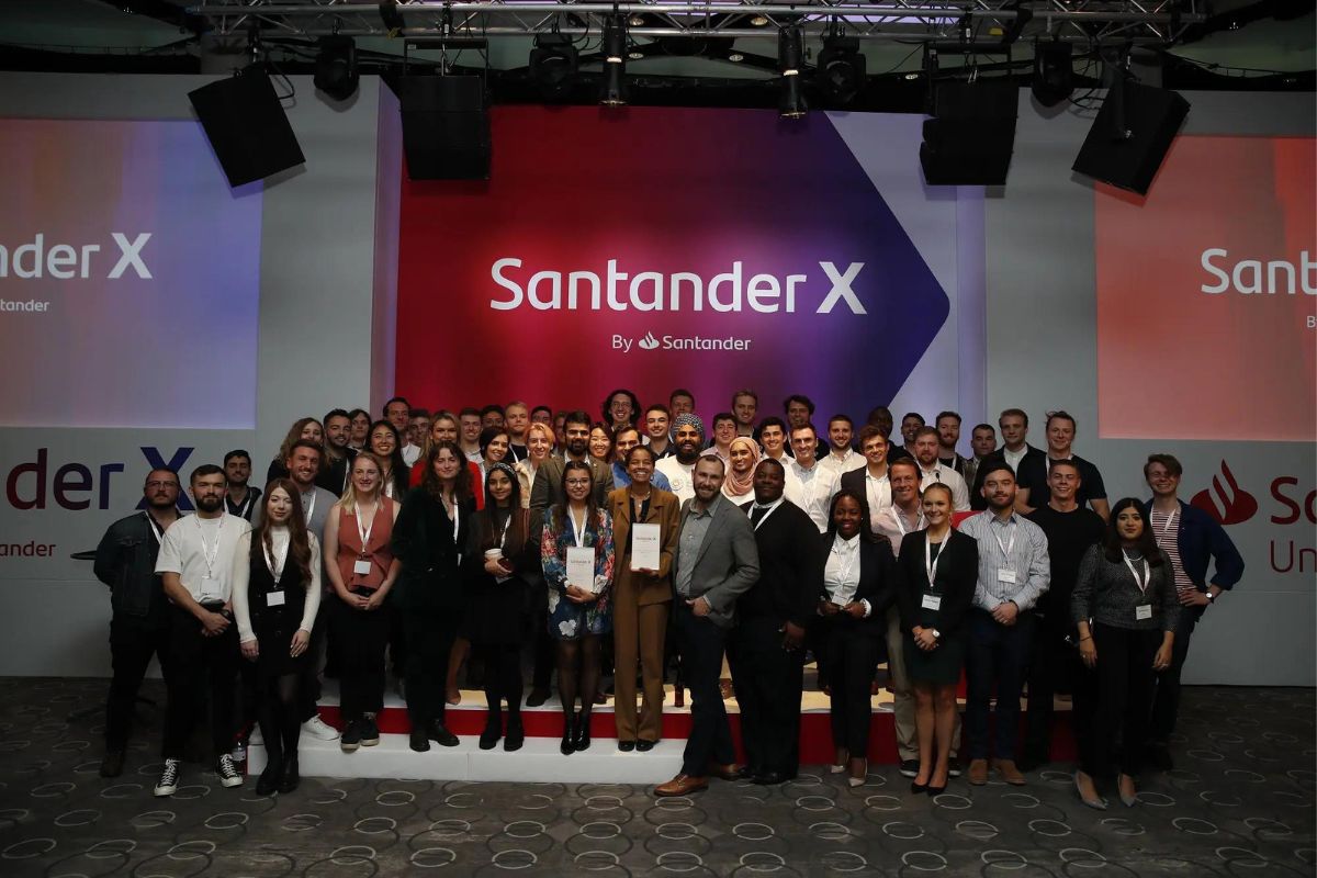 FE News | Santander Updates Criteria For Graduate Roles