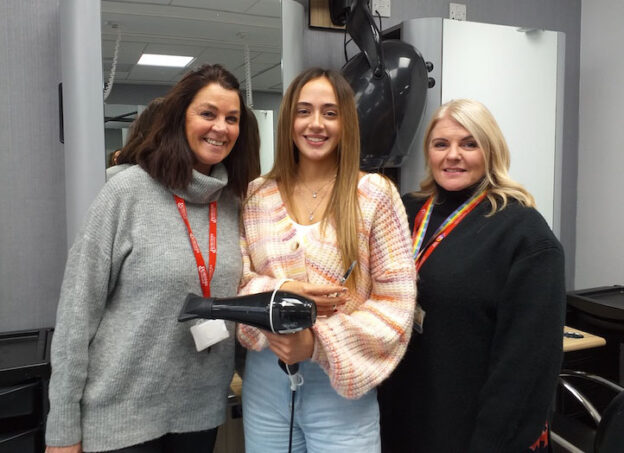 FE News | Hairdresser Lydia set for Aussie adventure at award-winning salon