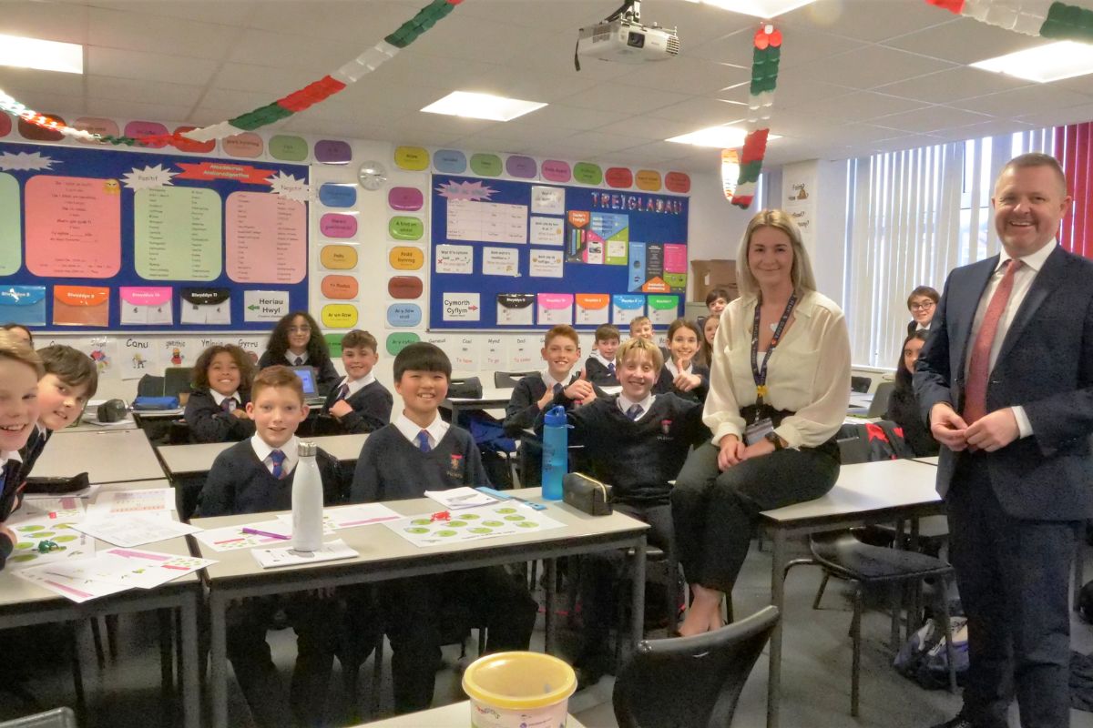 FE News | More support available in schools for Welsh learning