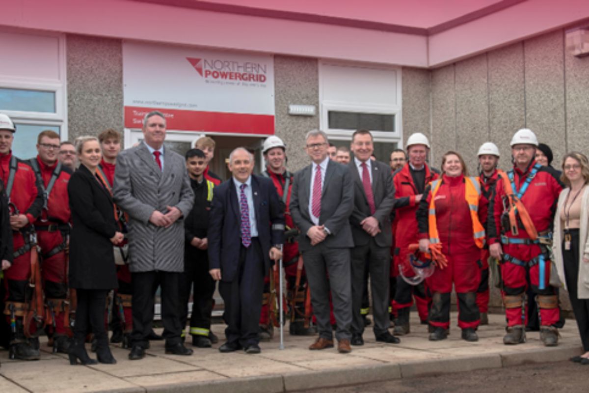 FE News Northern Powergrid Shows Education Minister How Its