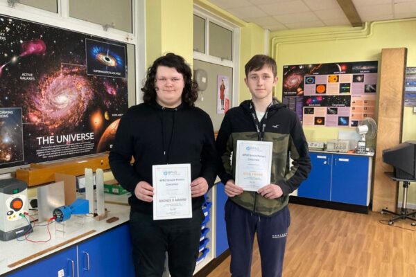FE News | Students are awarded gold and bronze in senior physics challenge