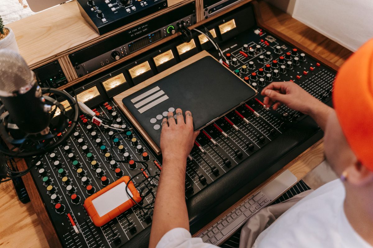 FE News | Media students return to the digital airwaves