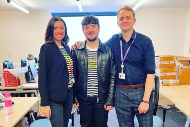FE News | Rockstar guitarist gives back to New College Lanarkshire